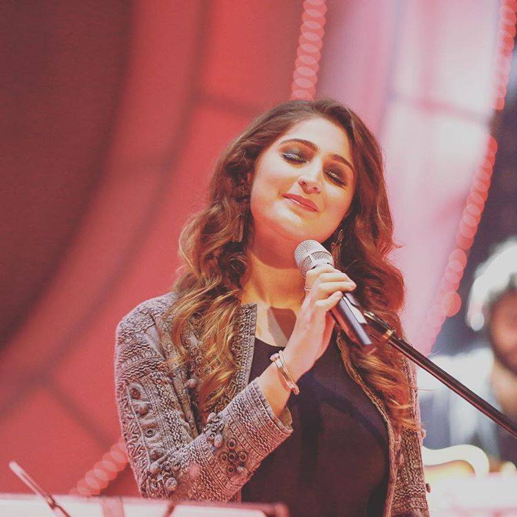 Dhvani Bhanushali Wiki, Age, Height, Boyfriend, Husband, Family ...