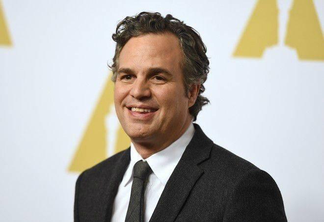 Mark Ruffalo Height, Weight, Age, Wiki, Biography, Net Worth, Facts 2024