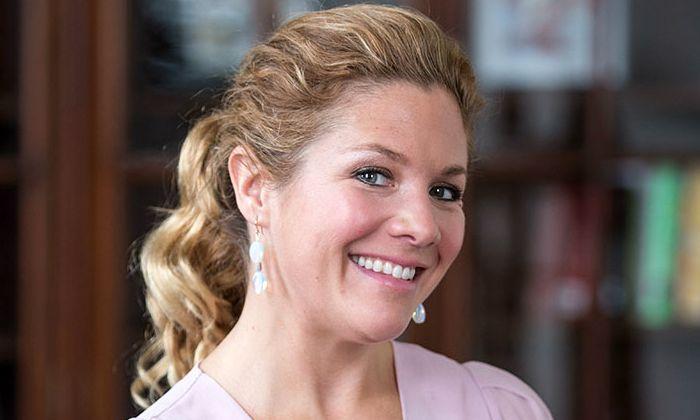 Sophie Grégoire Trudeau Biography: Age, Family, Husband, Net Worth ...