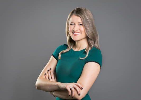 Brenna Kelly FOX News Biography: Age, Husband, Career, Height, Salary ...