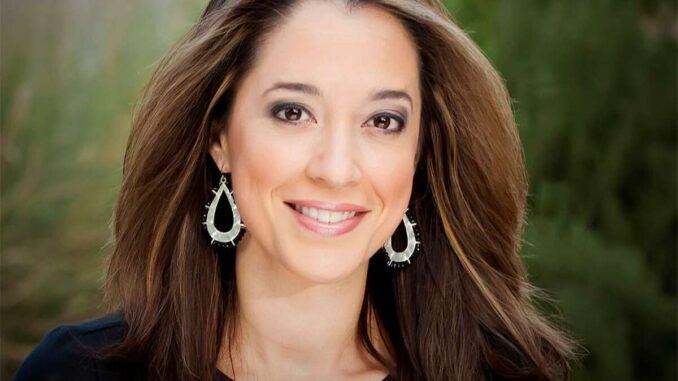 Mireya Villarreal Bio, CBS, Age, Height, Husband, Family, Salary, Net Worth 2024